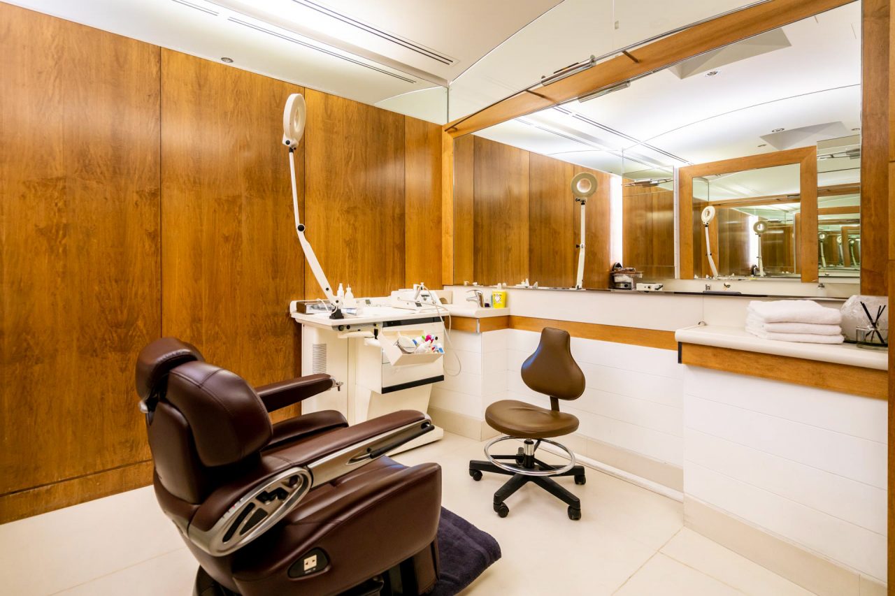 Salon Delacre : salon de coiffure et barbier pour Homme à Paris ...